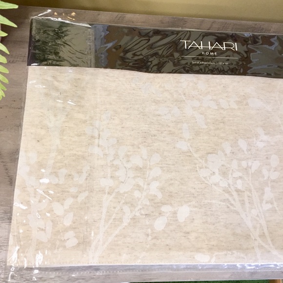 Tahari | Dining | Tahari Home Placemats Set Natural Print New | Poshmark